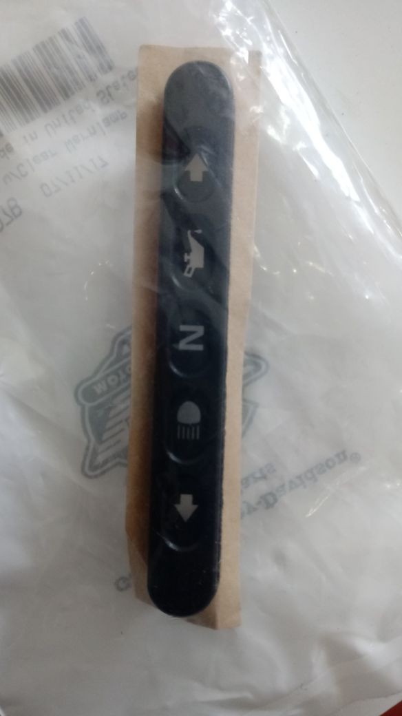 Capa Plastica Indicador Led Painel Sportster Dyna 68513-07 B